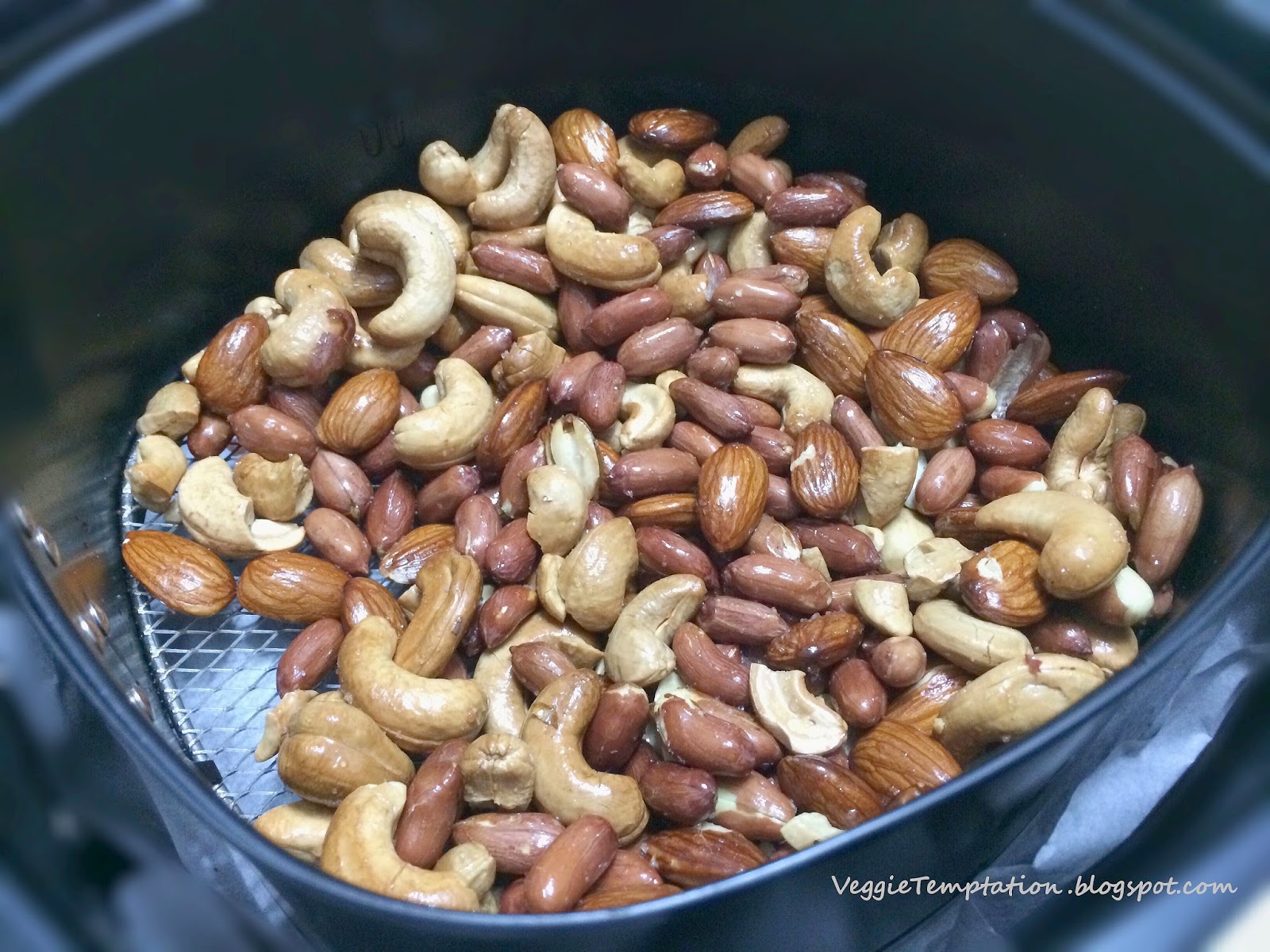 ♥ Veggie Temptation: Vegan Roasted Salted Mixed Nuts (Oven & Air Fryer)